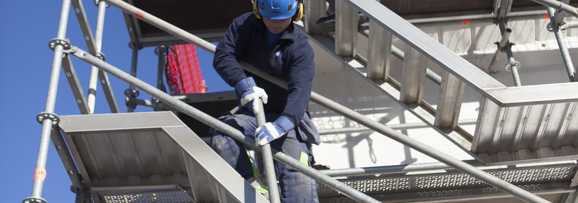 Safety Gloves & Safety Shoes for Scaffolding, elevator fitting & transport